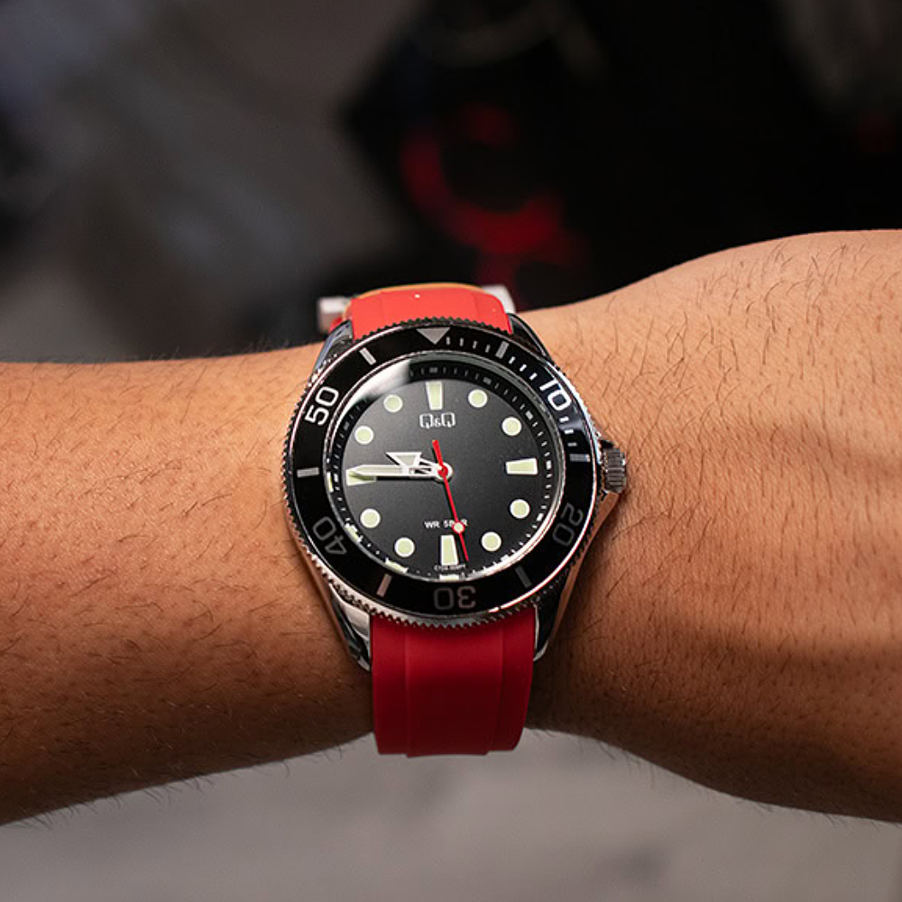 ساعت مچی کیو اند کیو مردانه مدل Q&Q C72A-008PY | گالری ساعت عقربه